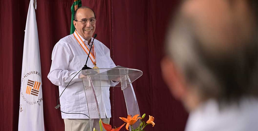 Otorga la Universidad Anáhuac Cancún la Medalla Anáhuac en Medicina 2022